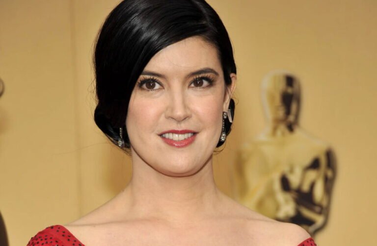 Phoebe Cates: Entertainment and Family Years - Nice & Well